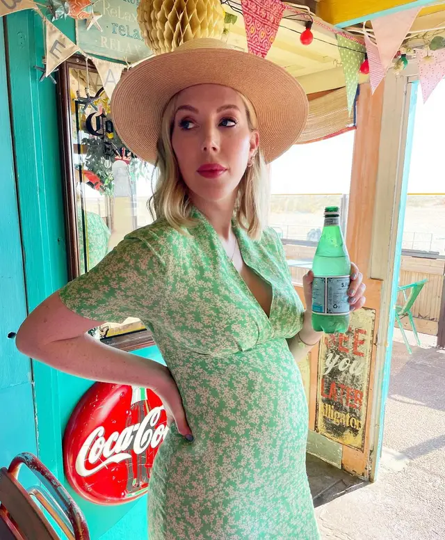 Katherine Ryan Pregnant | Scrolller