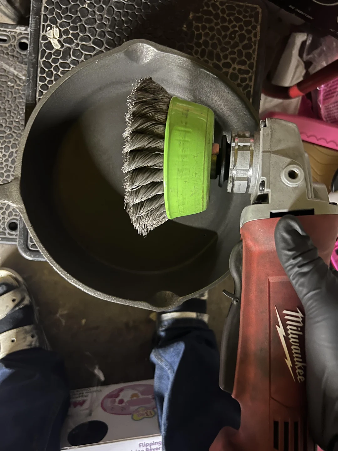 Is this the right stainless scrubber to use on cast iron? | Scrolller