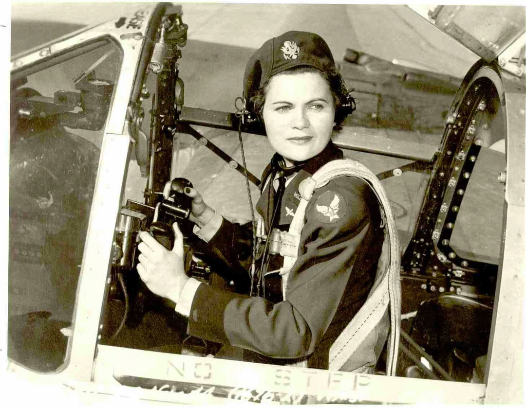Ruth Dailey Helm, Women Air Force Ferrying Squadron, 1943 | Scrolller