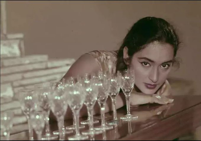 A beautiful picture of Nutan | Scrolller