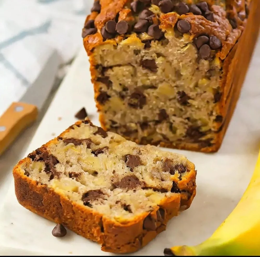 Craving this Chocolate Chip Banana Bread | Scrolller