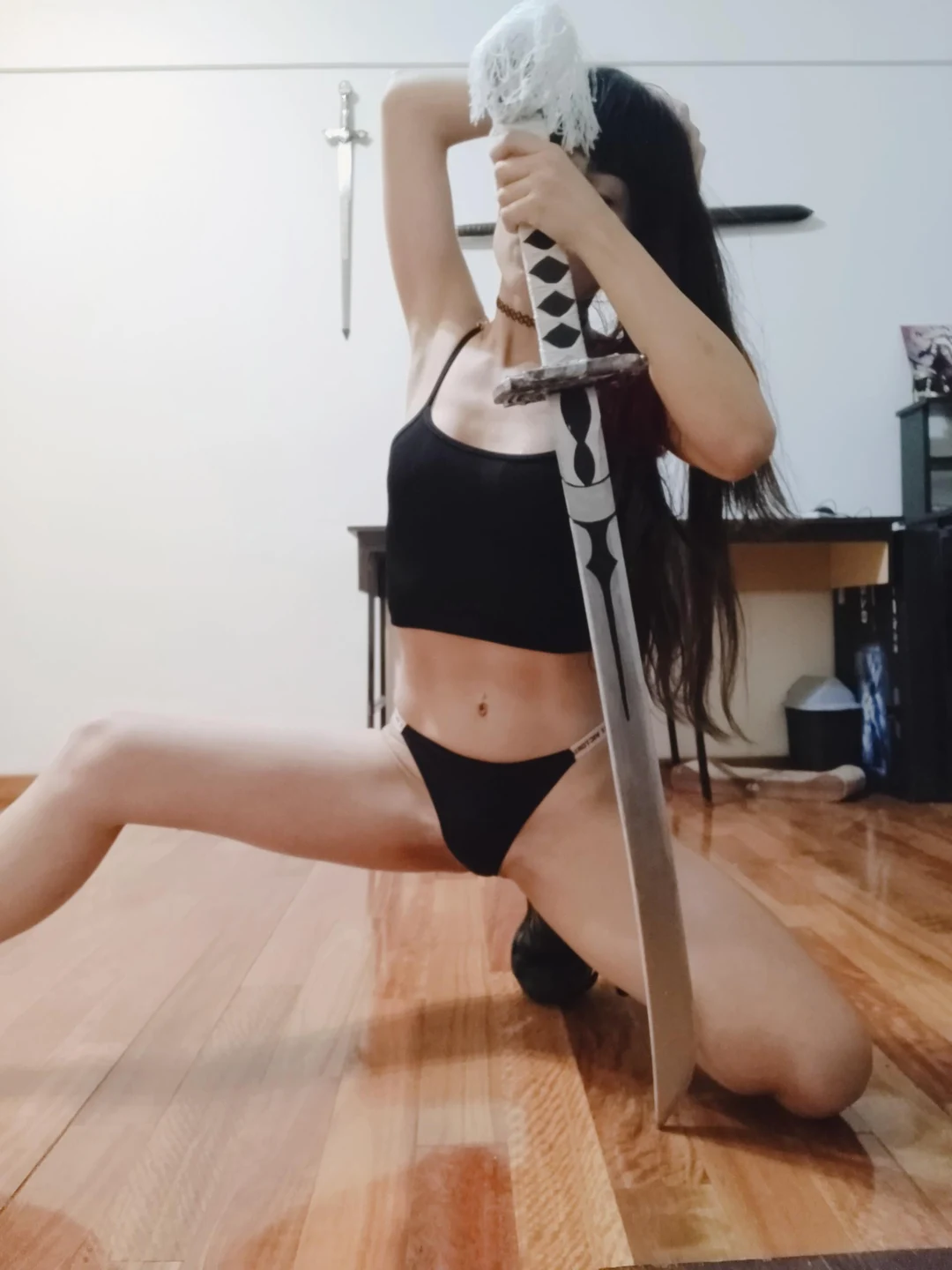 Bad girls wearing swords and crop tops😌 | Scrolller