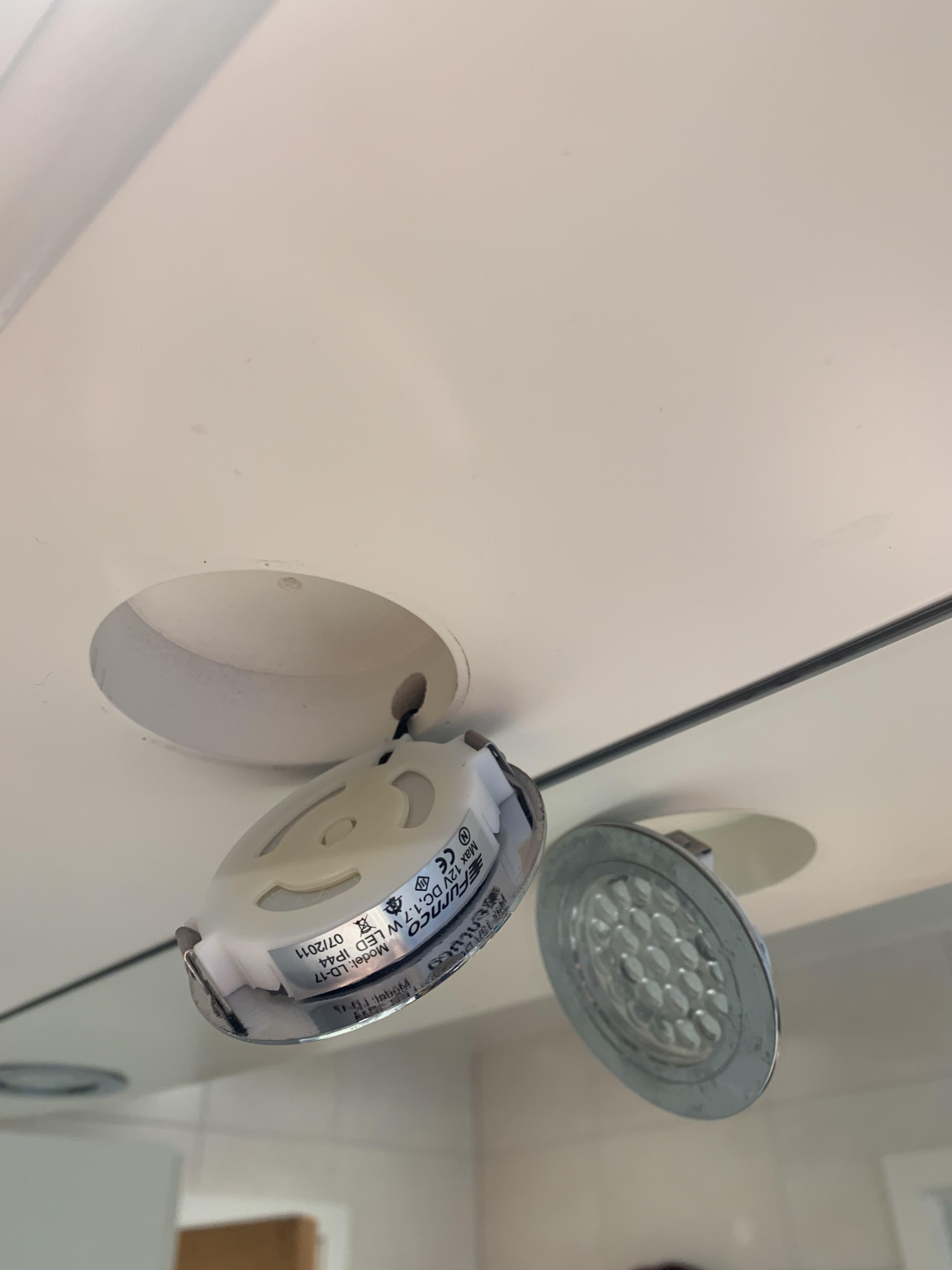 How do I replace these lights? | Scrolller