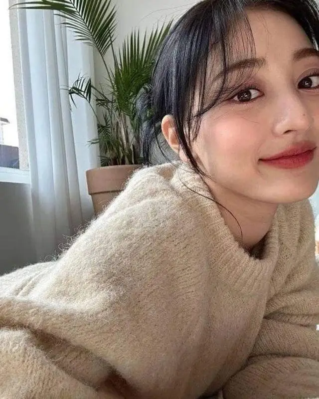 Sweet, beautiful Jihyo ... | Scrolller