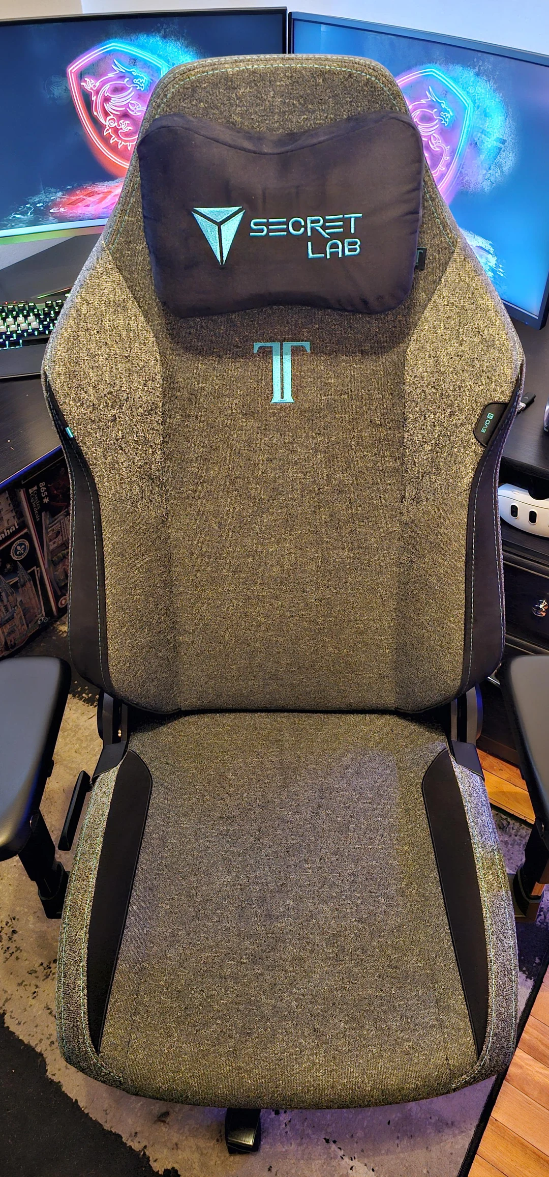 Secretlab chair | Scrolller
