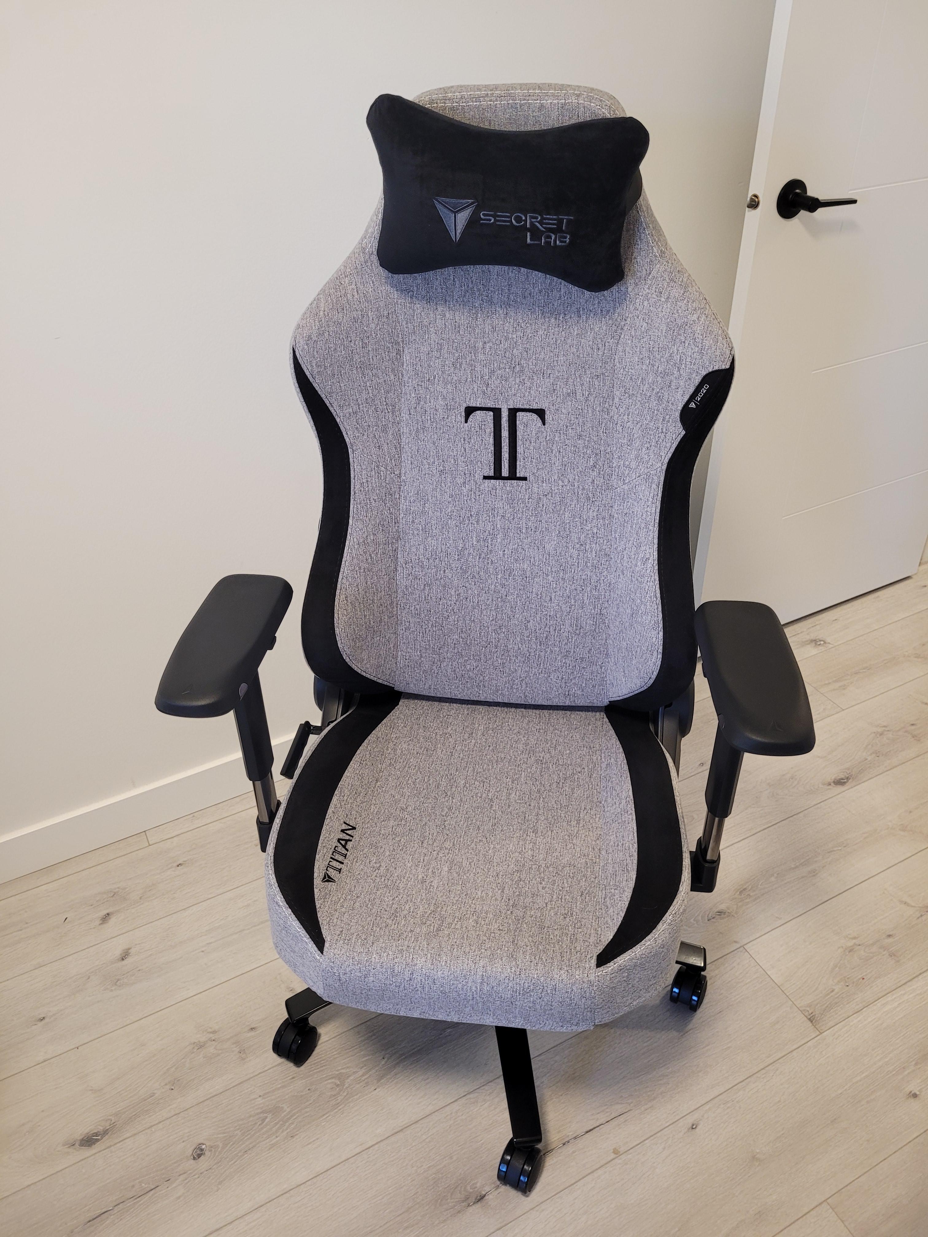 First Secret Lab Chair | Scrolller