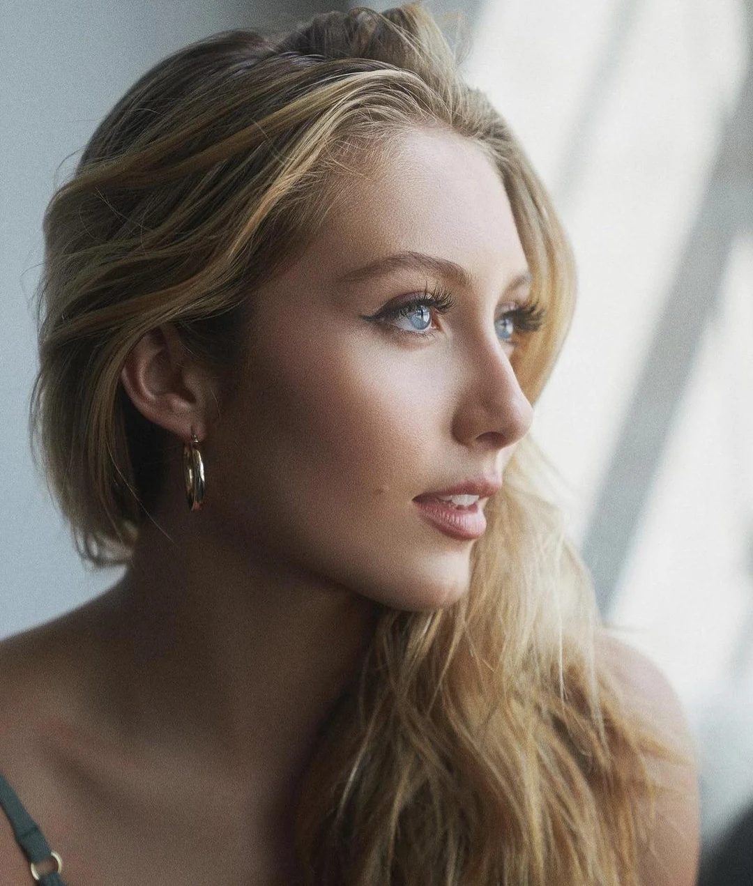 Discover more like PrettyGirls: Heloise Huthart and Related Content | Scrolller