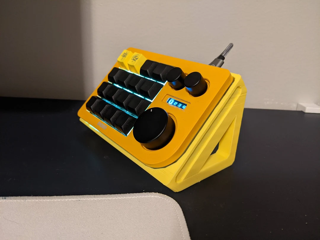 Angled Macro Pad Stand | Scrolller