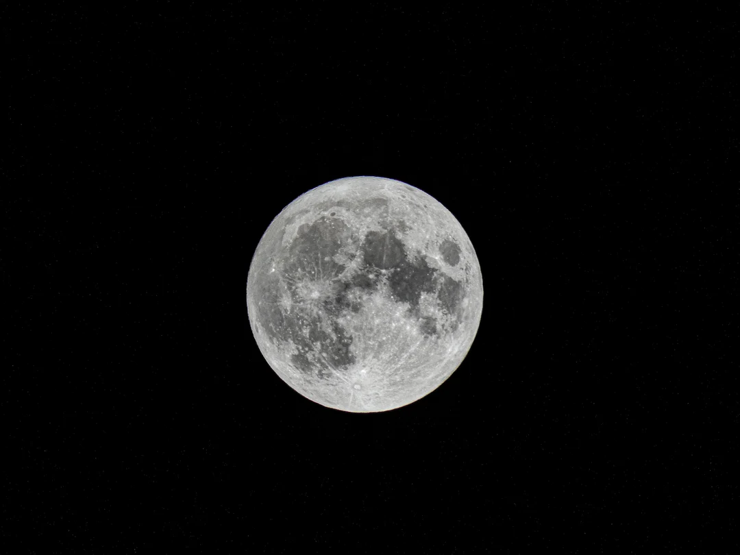 Behold the Harvest Moon | Scrolller