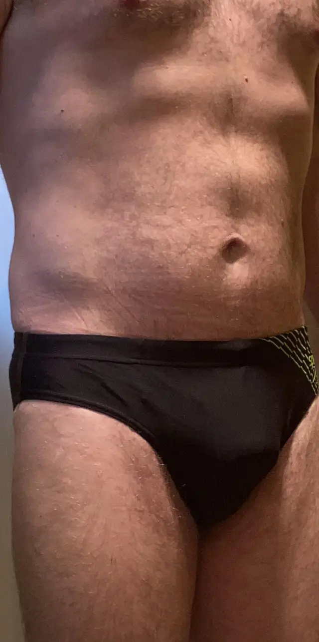 My plain black (with some colour on the logo) speedo | Scrolller