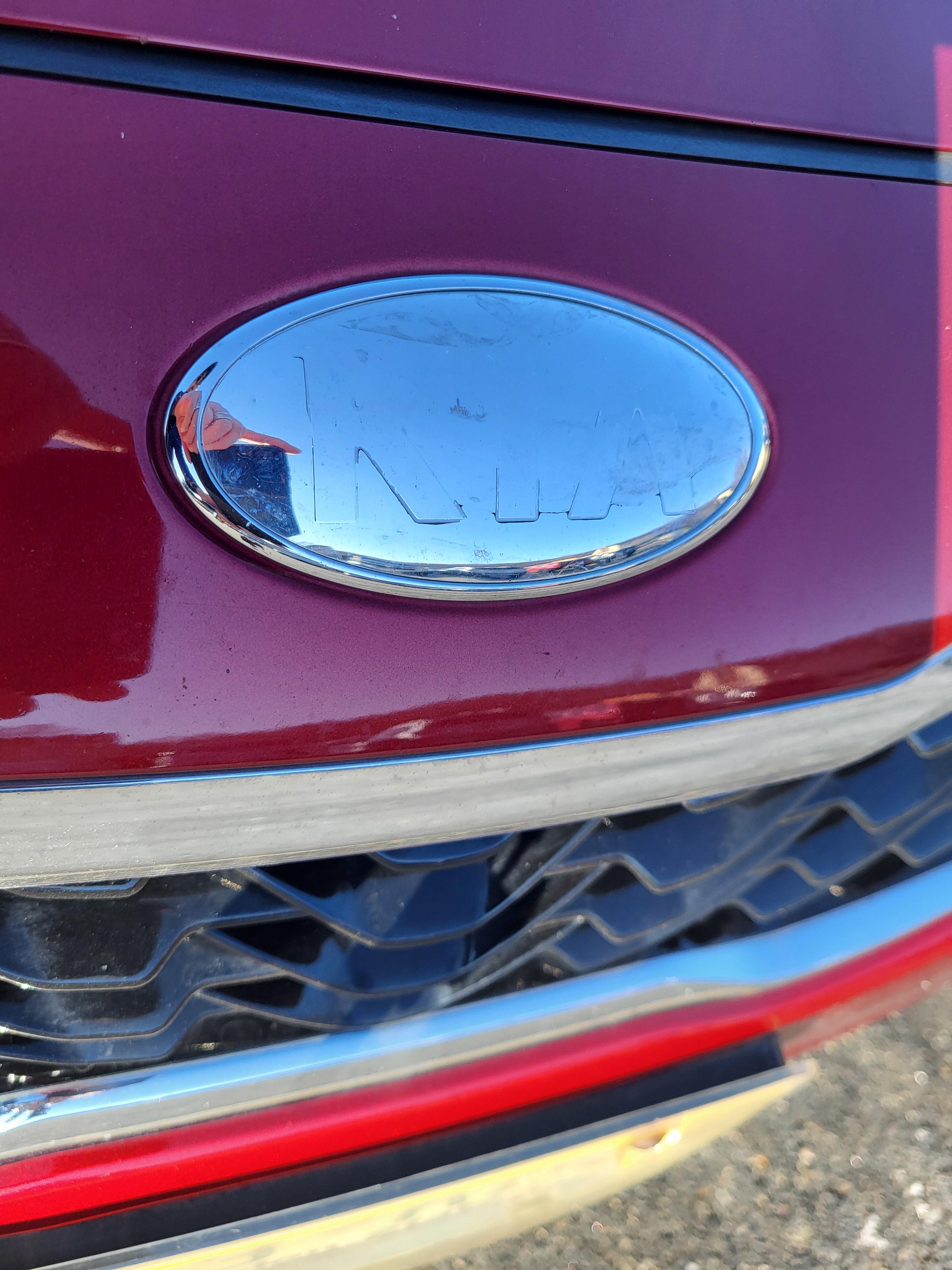 The black part of Kia logo came off | Scrolller