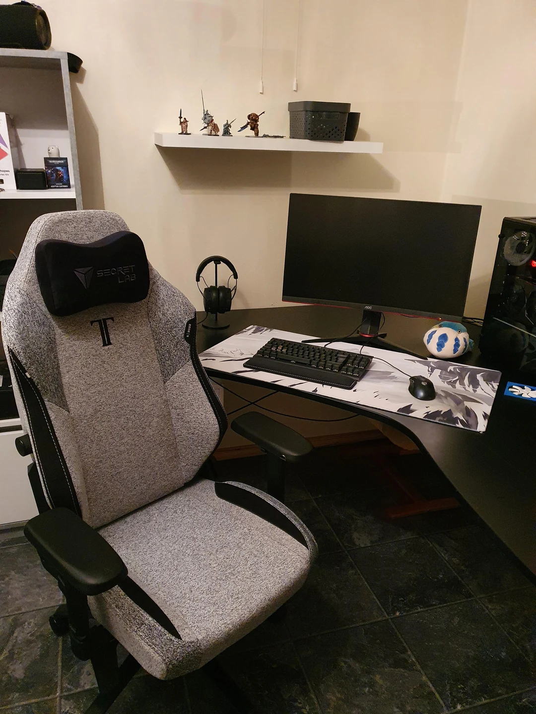 My #secretlab Grey and Black setup | Scrolller