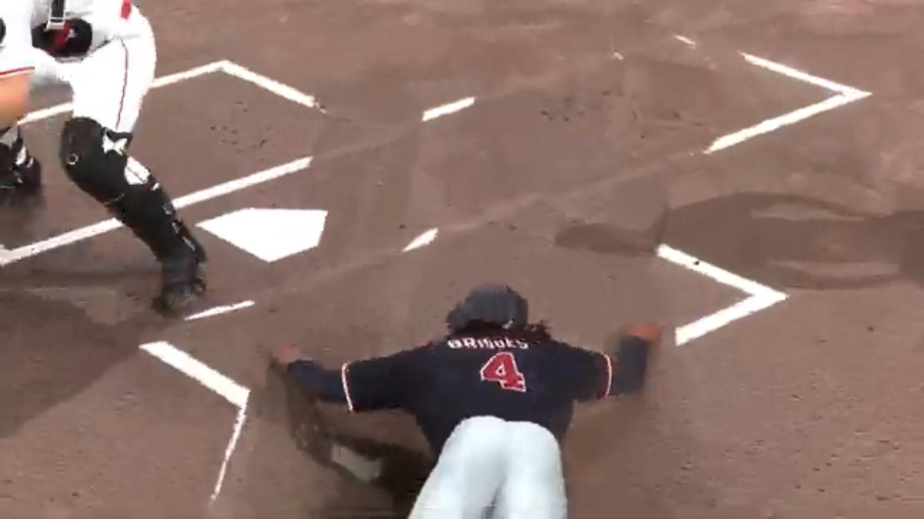 Dynamic athlete! | Scrolller