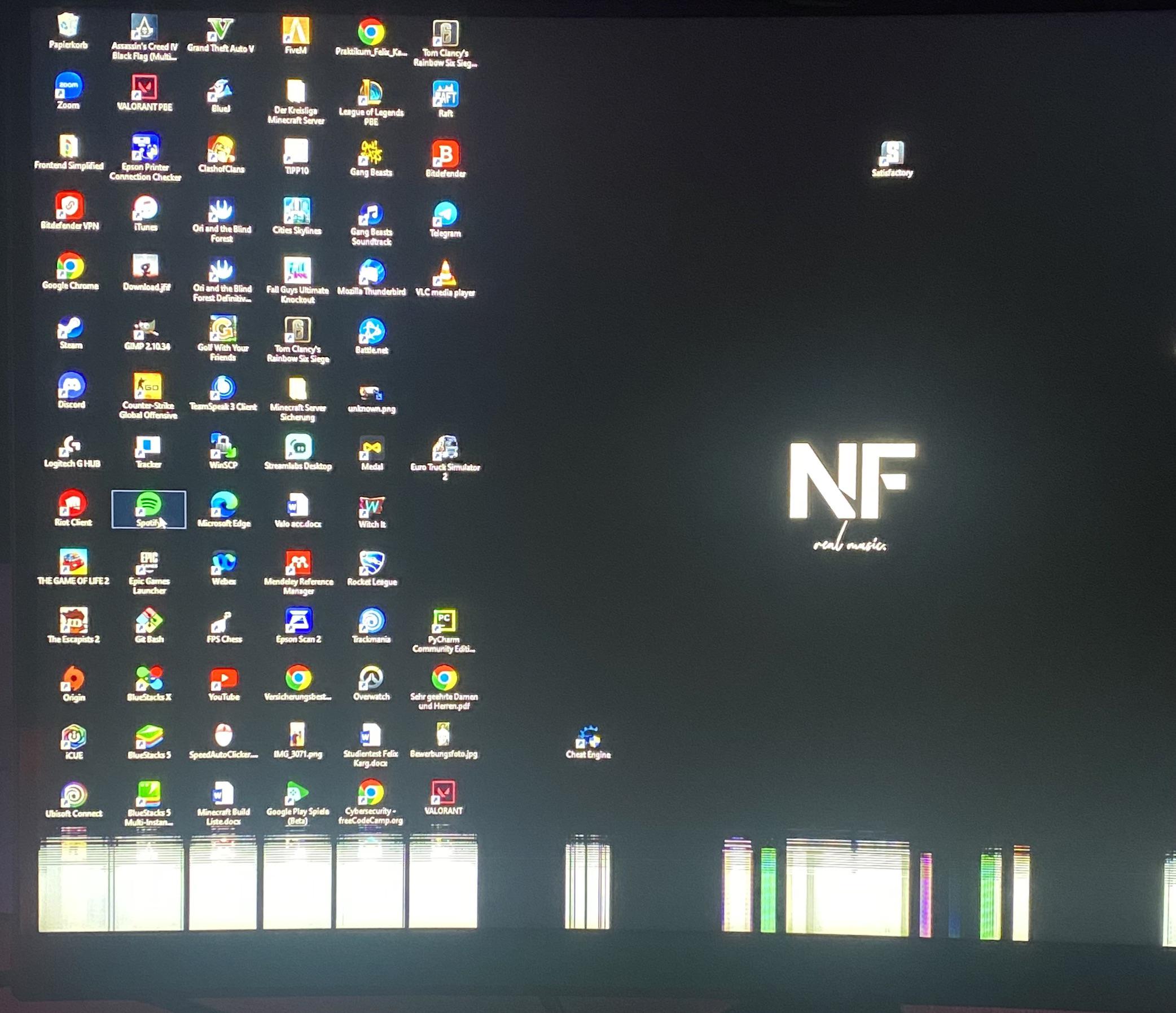 Horizontal Lines on my Monitor | Scrolller