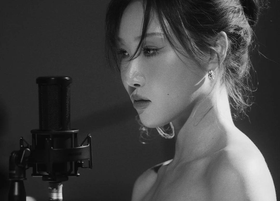 MAMAMOO HWASA - Star (prod. LOGOS) (Teaser Image) | Scrolller