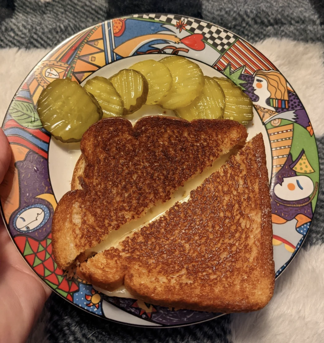 3 slices of pepper jack on honey wheat bread ☺️ | Scrolller