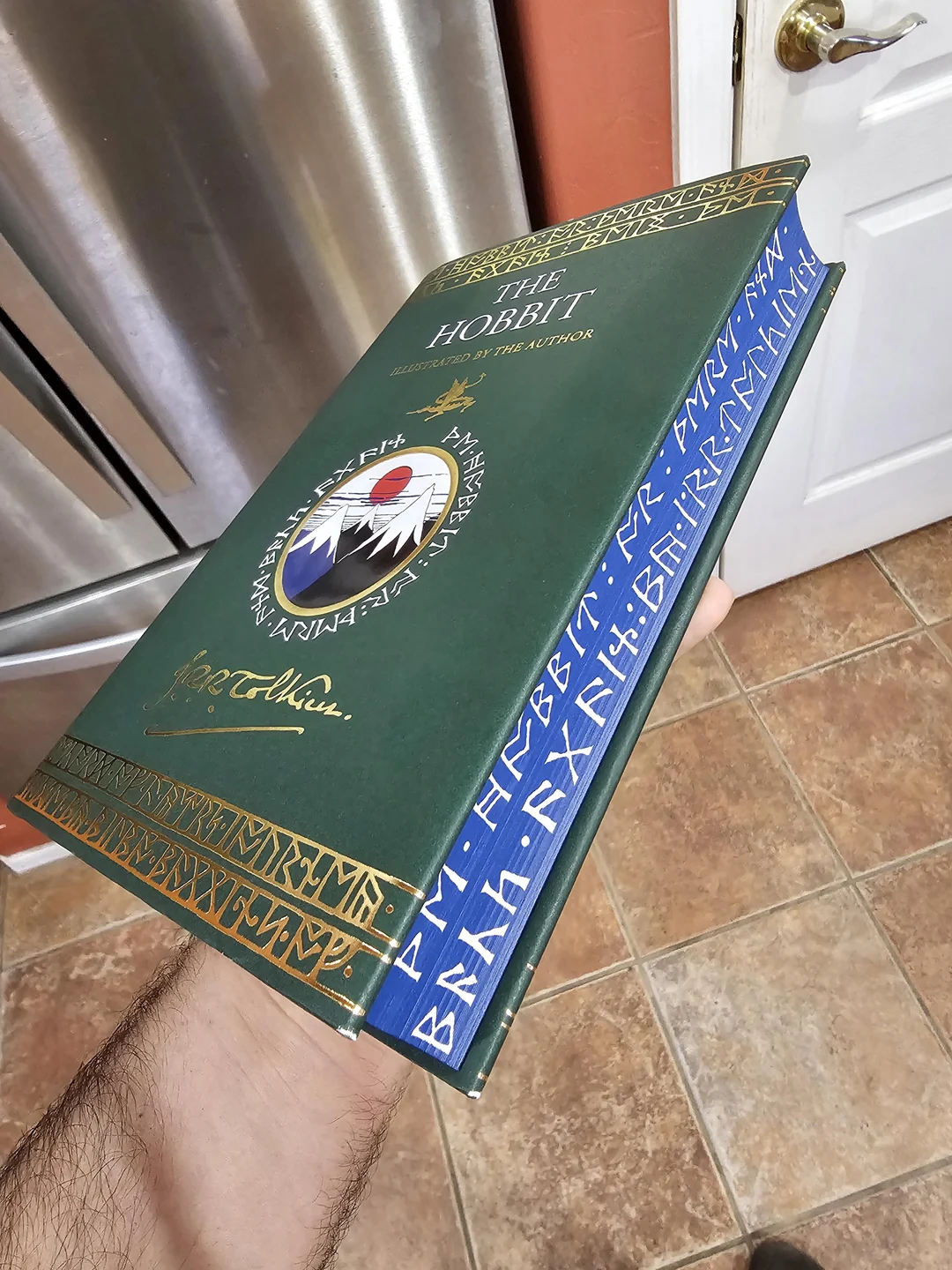 Added the new hobbit to the collection | Scrolller