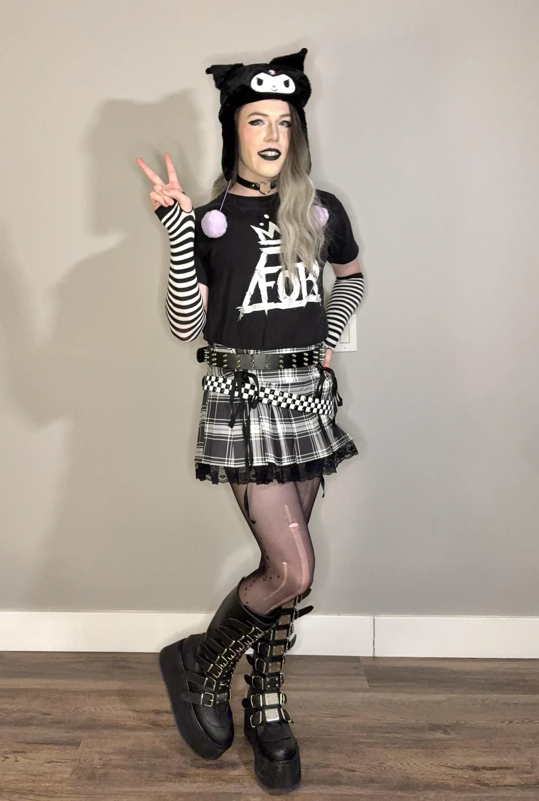 An outfit can never have too many accessories 😋 | Scrolller