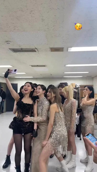 230101 Dahyun Instagram Story Update - OT9 counting down the new year | Scrolller