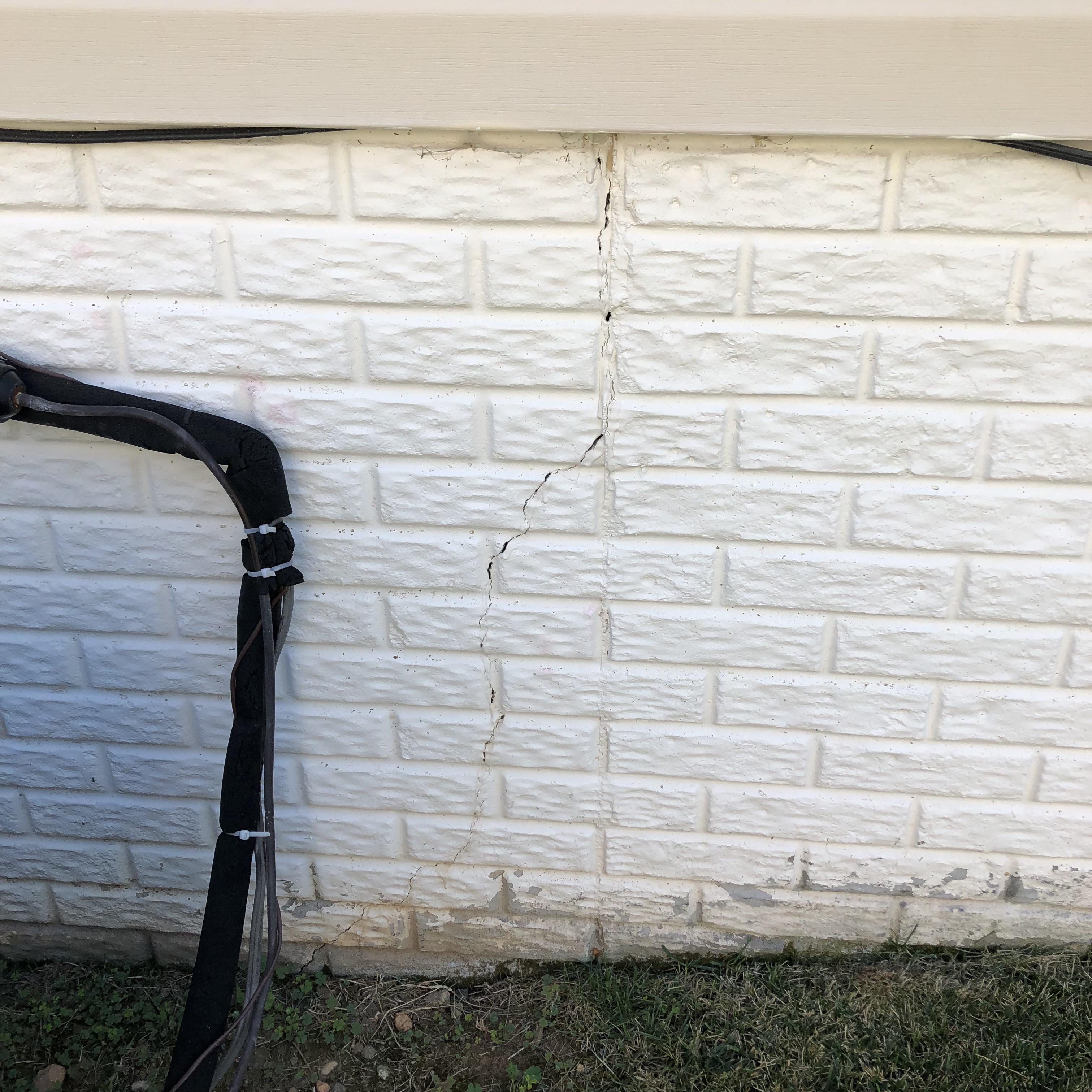 Crack in garage wall. Easy fix? | Scrolller