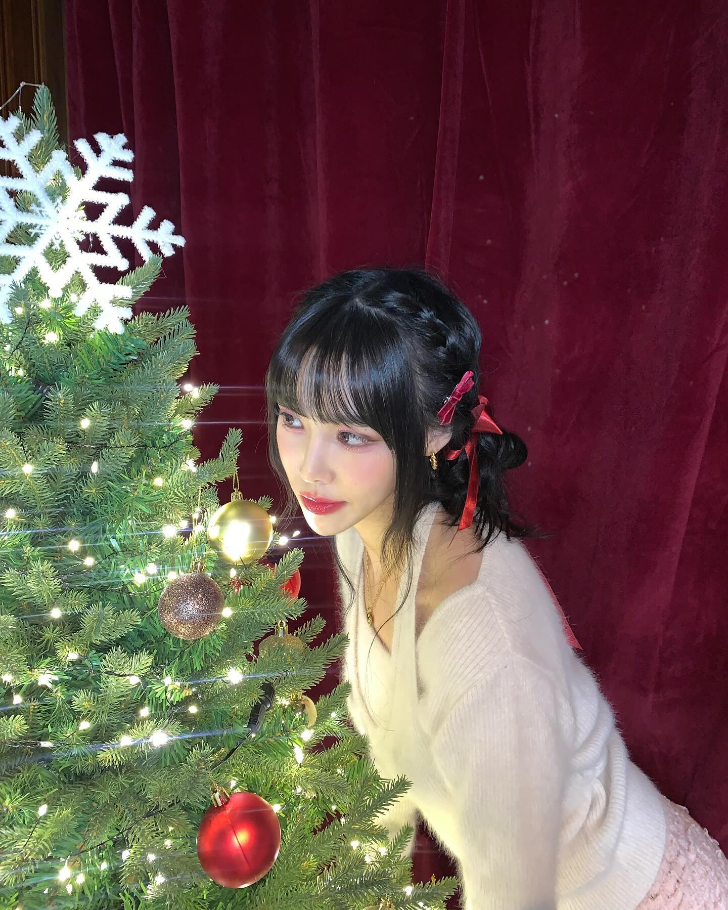 [231224] Yuju Instagram Update | Scrolller