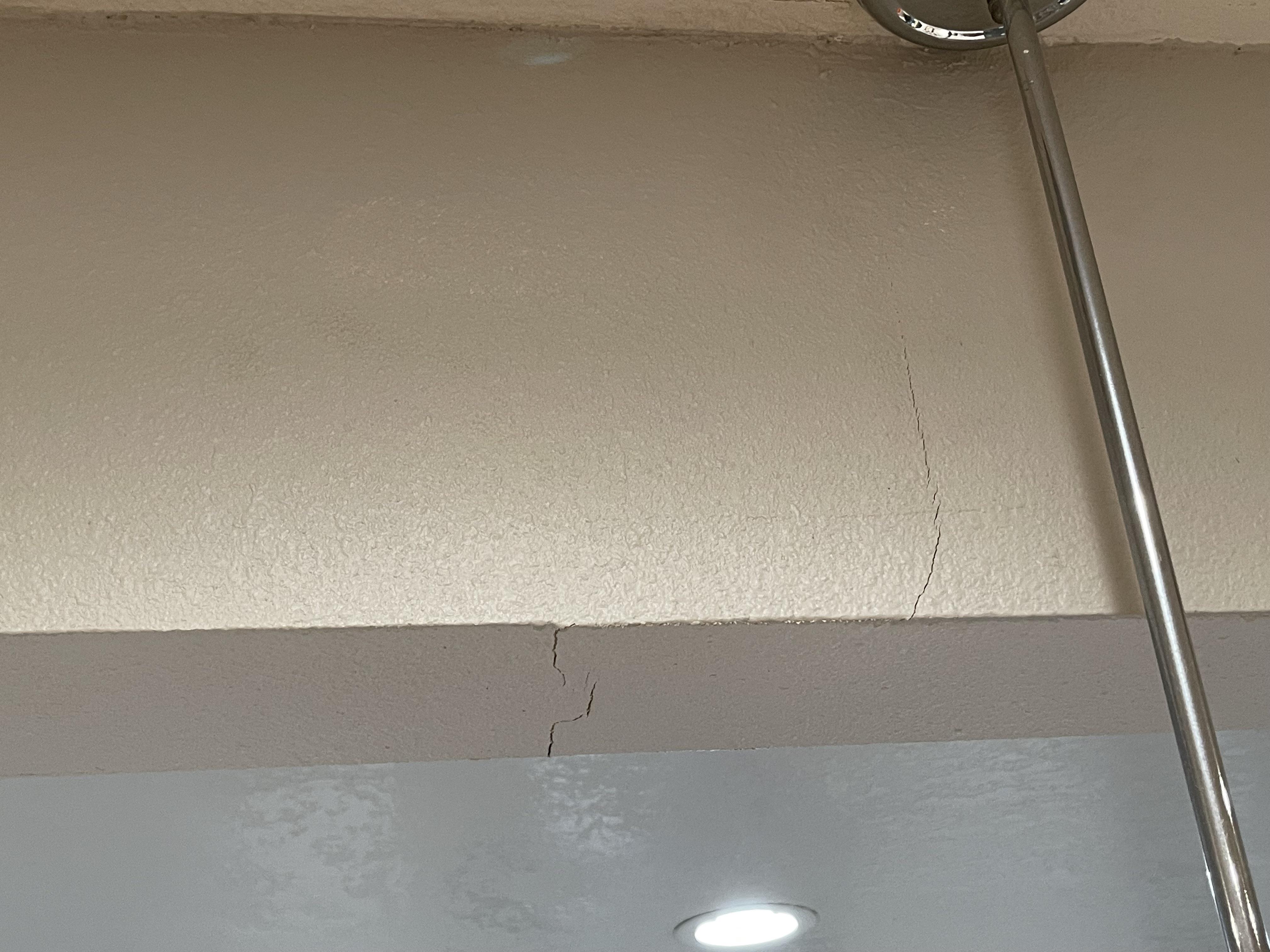Ceiling cracks. Serious or just settling ? | Scrolller
