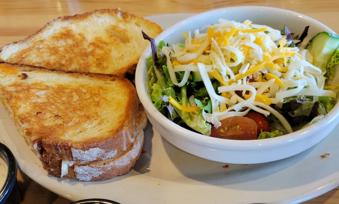 Grilled Cheese and Side Salad | Scrolller