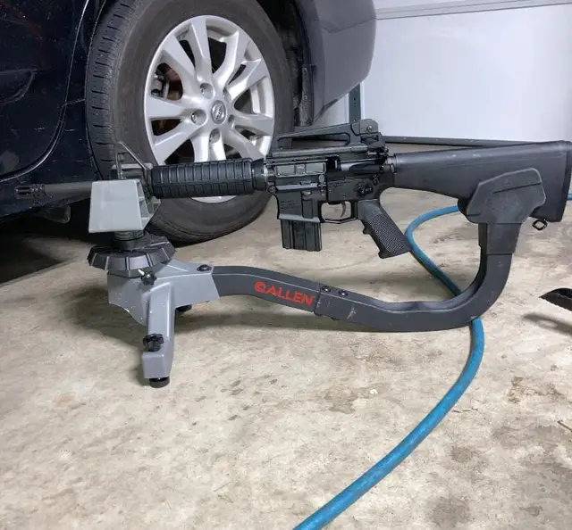 Aero precision lower, stagg lefty upper and BCG | Scrolller