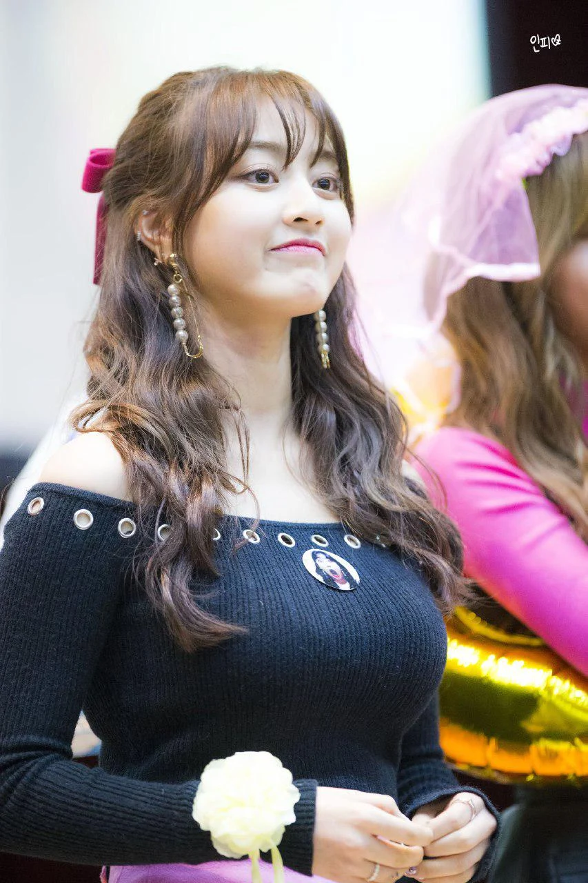 Jihyo | Scrolller