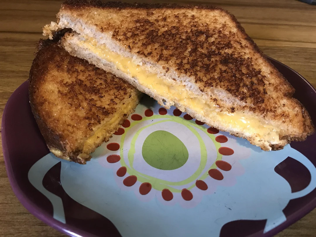 I made another grilled cheese.. 2 | Scrolller