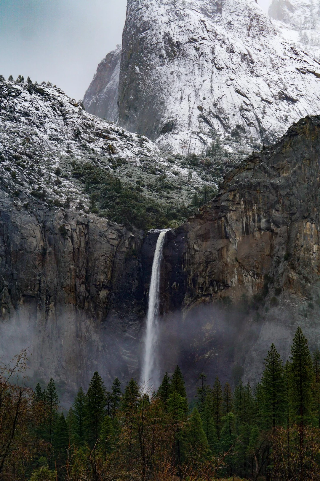 Bridalveil Fall, Yosemite NP, CA [4000x6000] [OC] | Scrolller