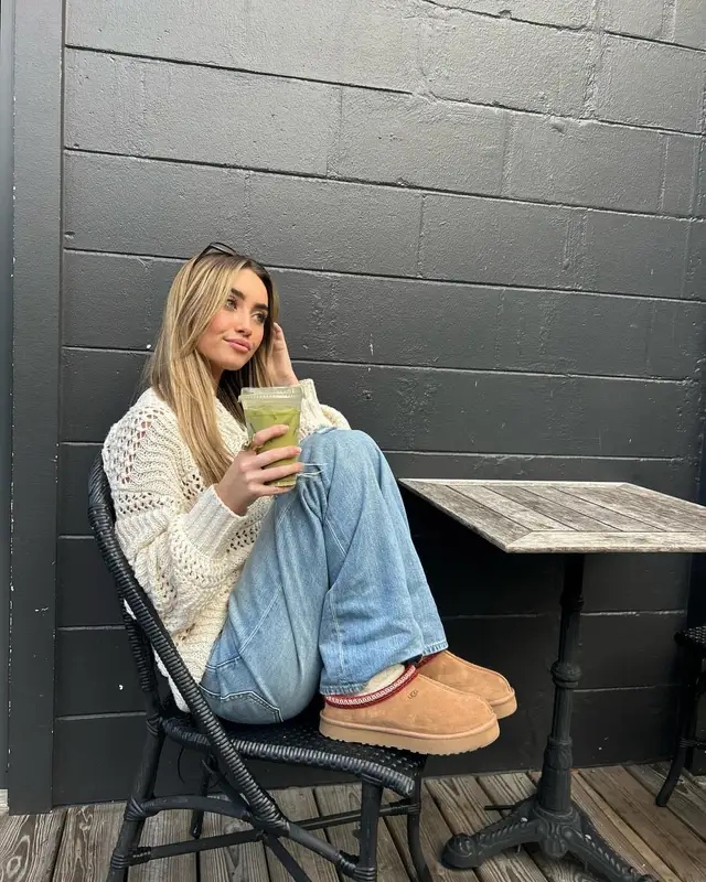 Ashlyn Bischoff | Scrolller