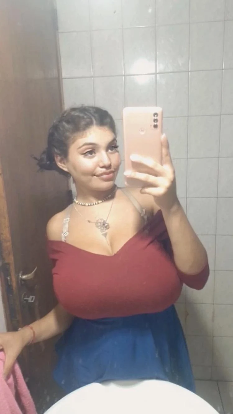 There’s just NO WAY she could ever hide those | Scrolller