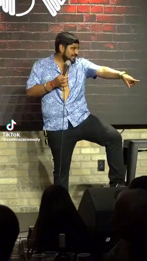 Comedian frees man from deep friend zone | Scrolller