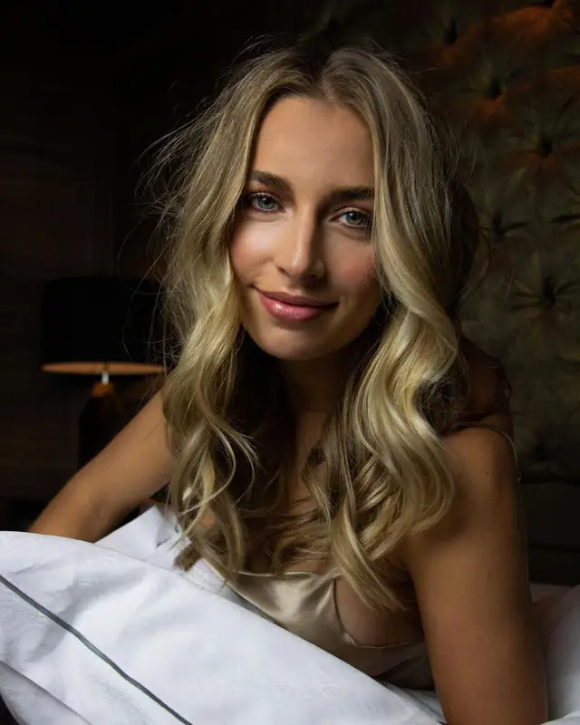 Shelly Sterk | Scrolller