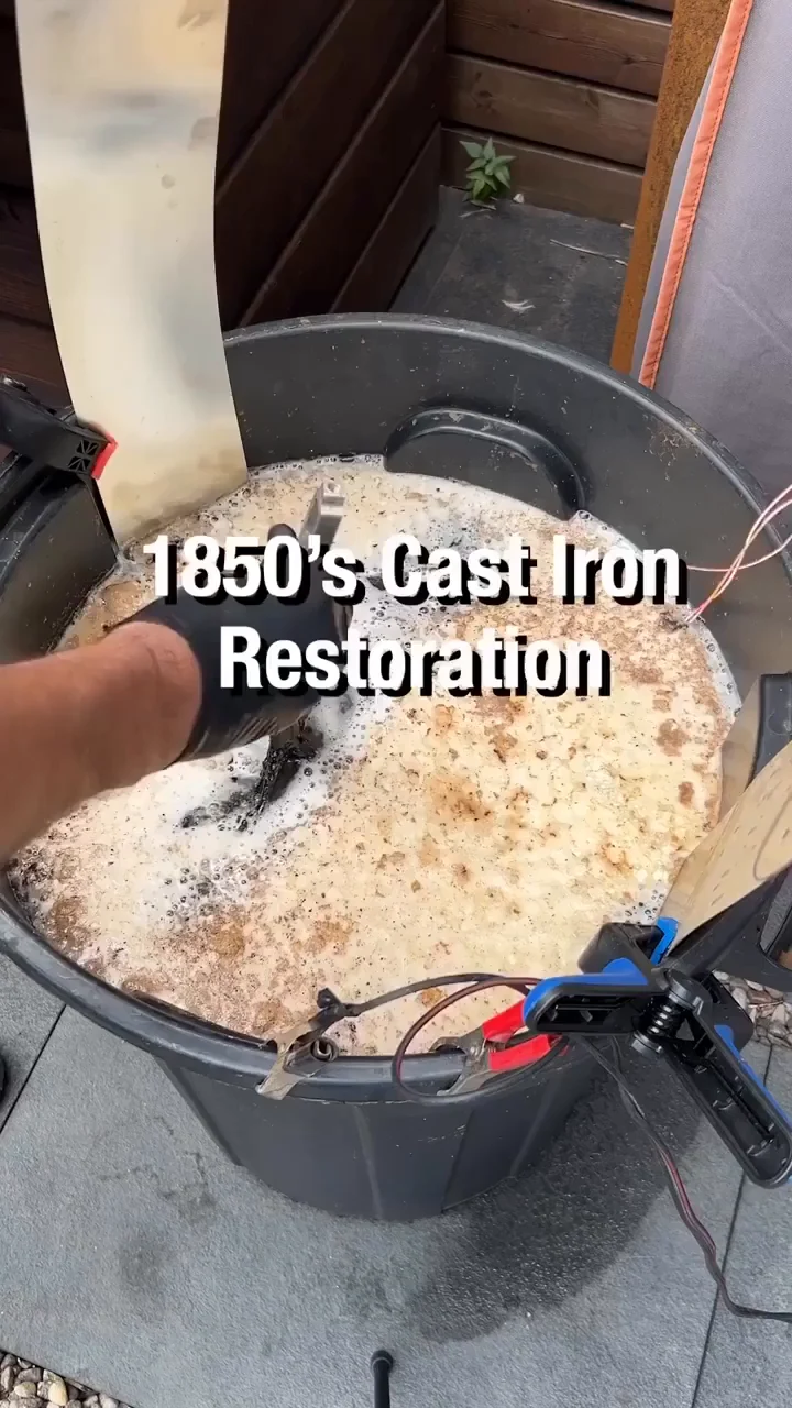 Restoring a cast iron pan from 1850 | Scrolller