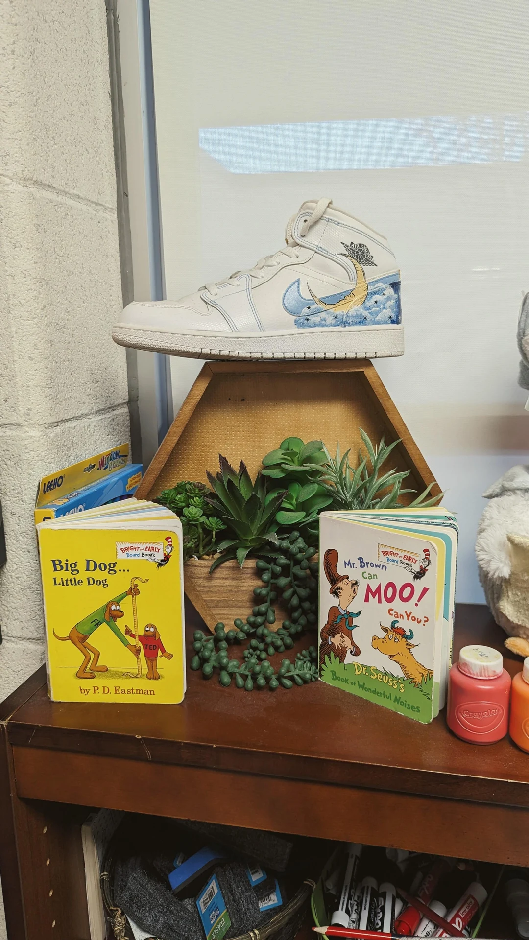 Touring schools for work - check out these first grade classroom decorations 🌙 | Scrolller