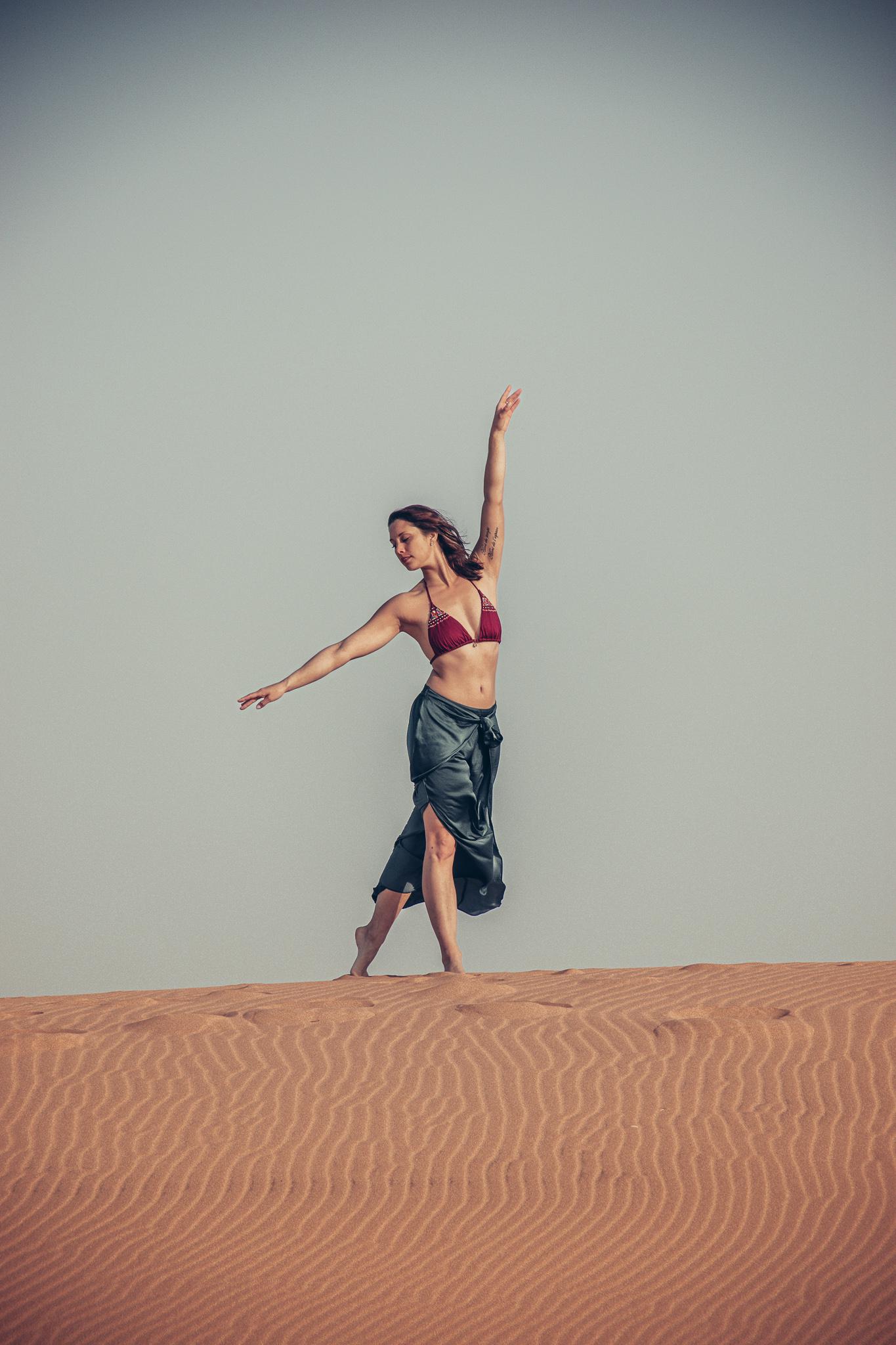 Dance on the desert | Scrolller