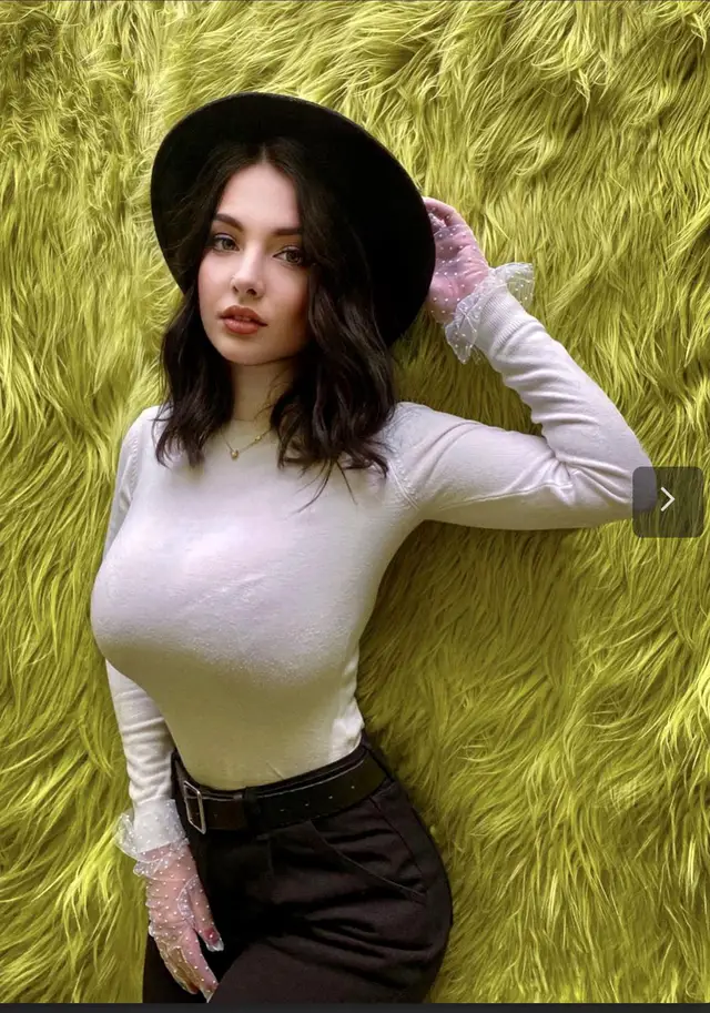 Venus In Furs | Scrolller