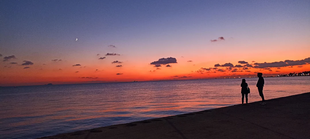 Discover more like SkyPorn: Sunset and Moon from İstanbul and Related Content | Scrolller