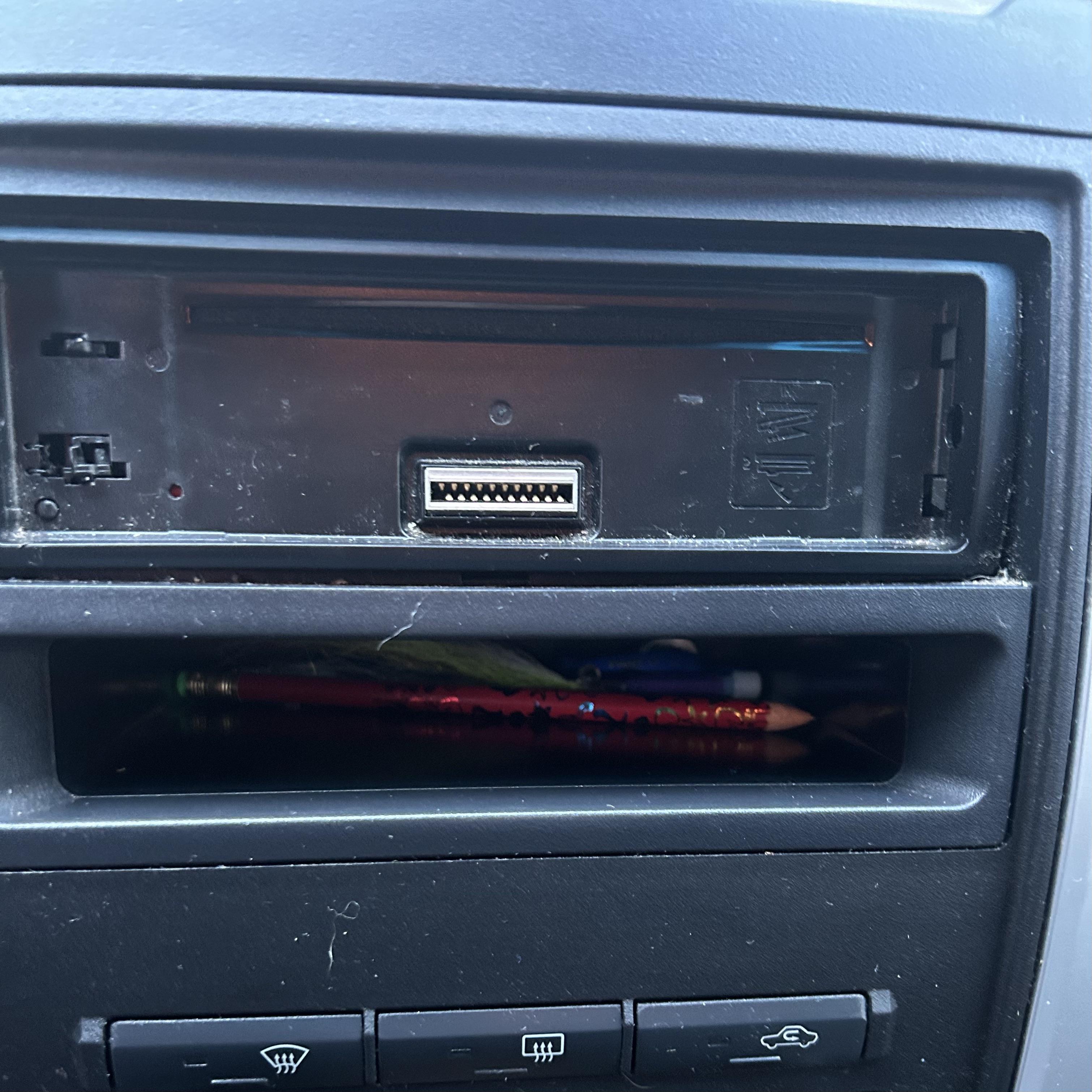 Alpine Head Unit Removal | Scrolller