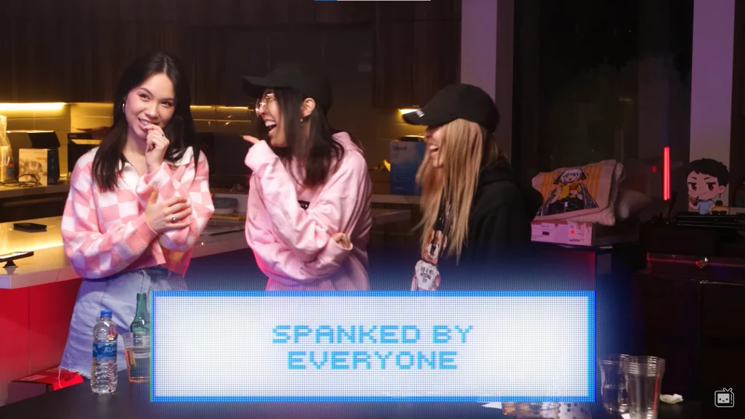 John draws spanked by everyone. Jodi: | Scrolller