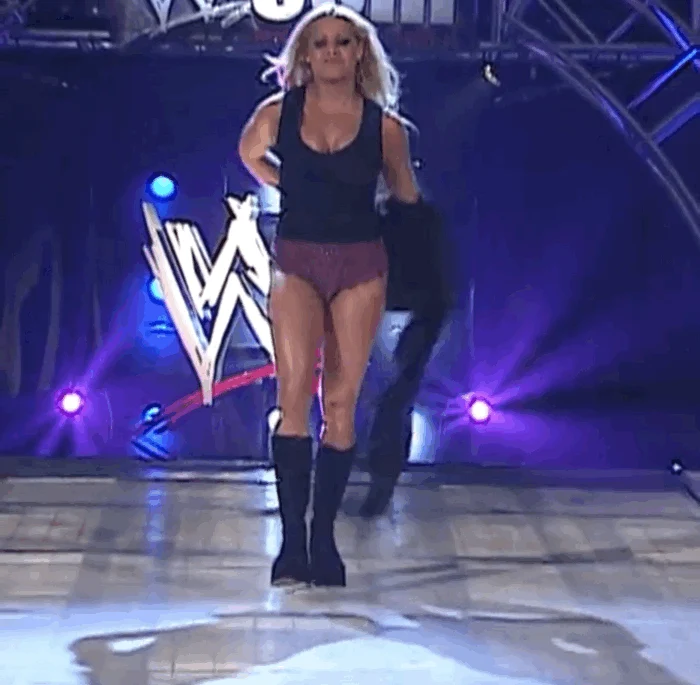 Good lord that strut 😮‍💨😍😈 | Scrolller