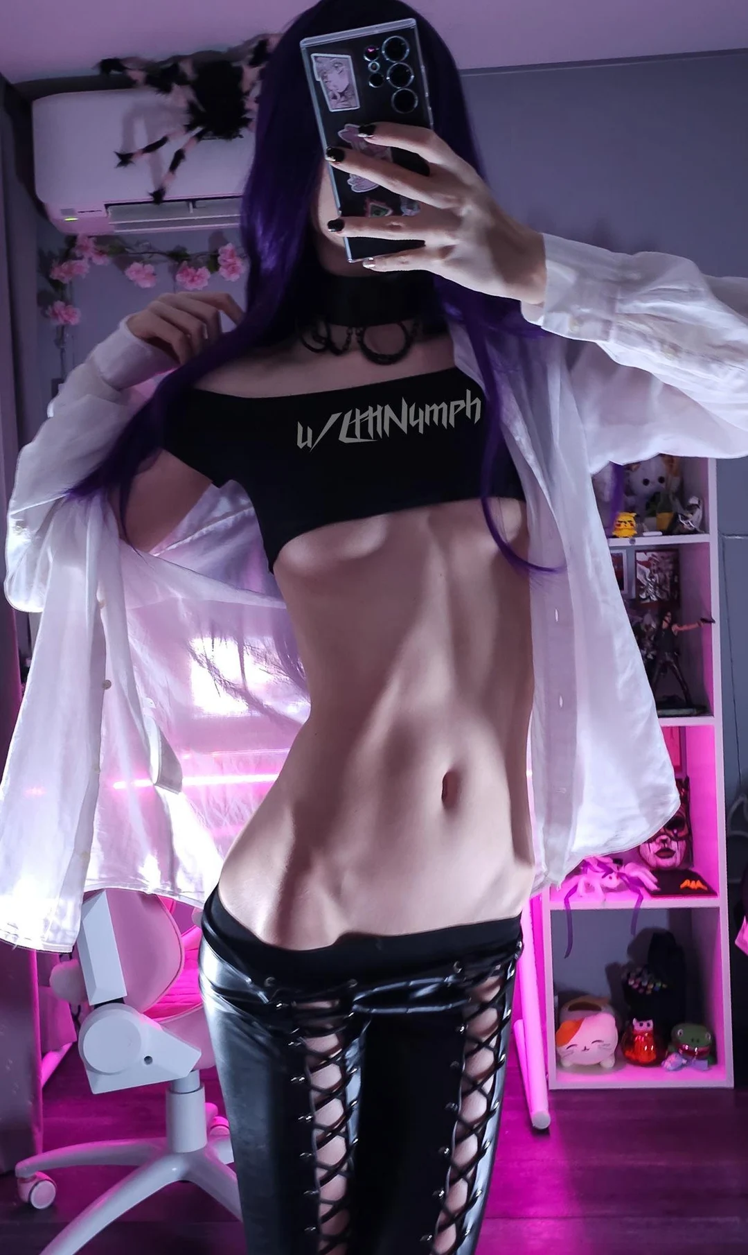 slender midriff | Scrolller