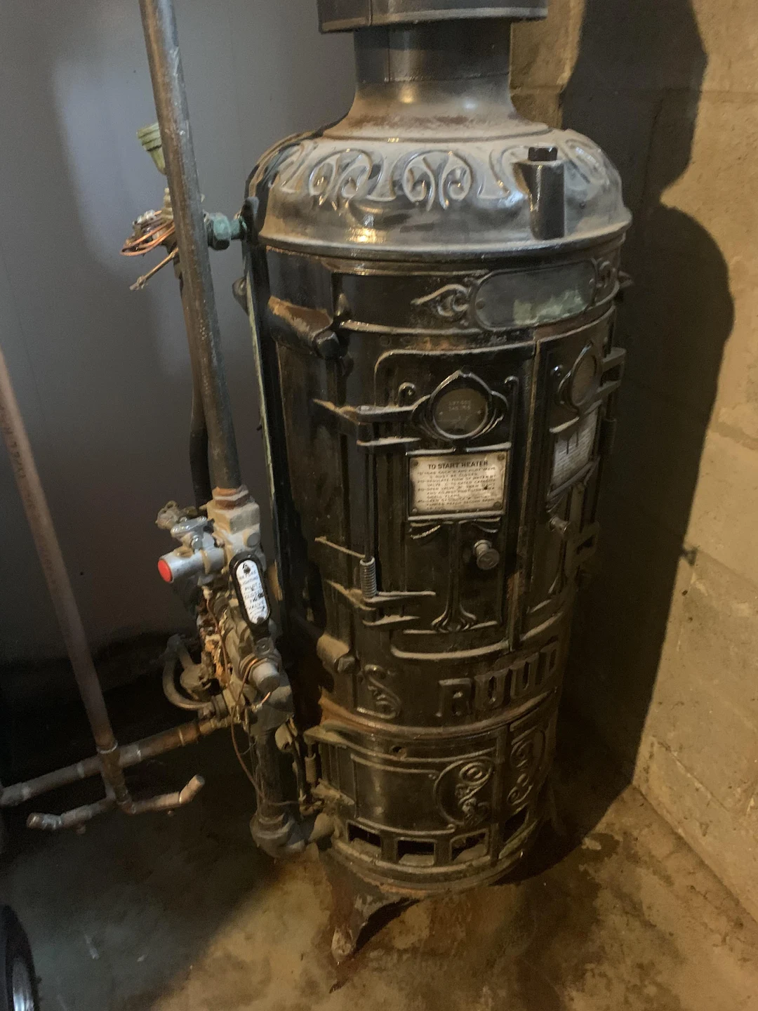 My slightly outdated water heater | Scrolller