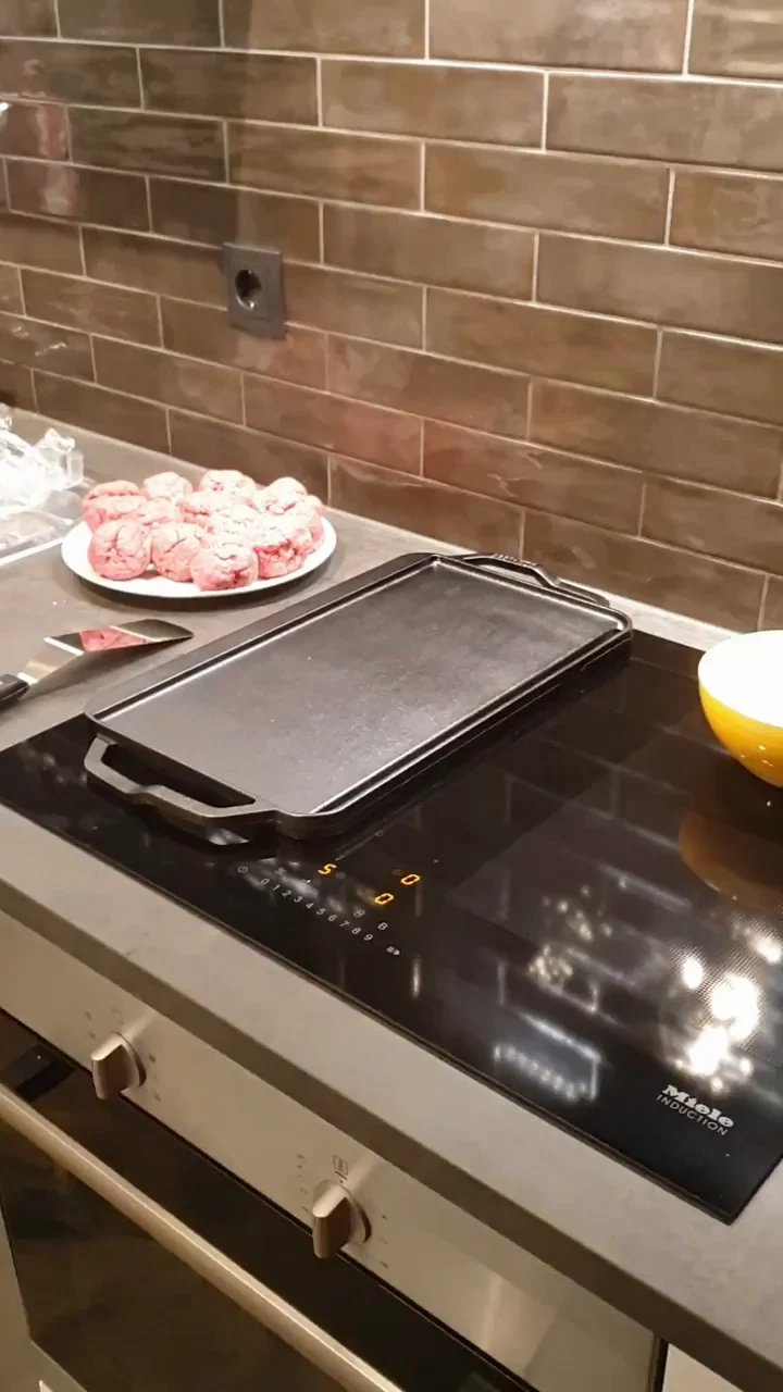 Got myself a big boy piece. Was really curious how it would perform on my induction hob. Here's ...