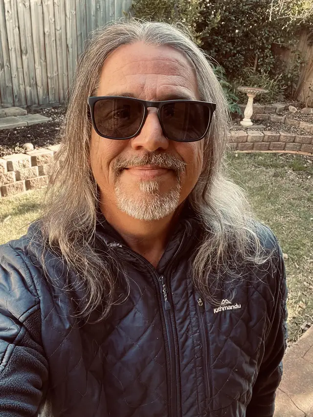 Started wearing it out instead of tying up. Do I need a trim or just let it flow? | Scrolller