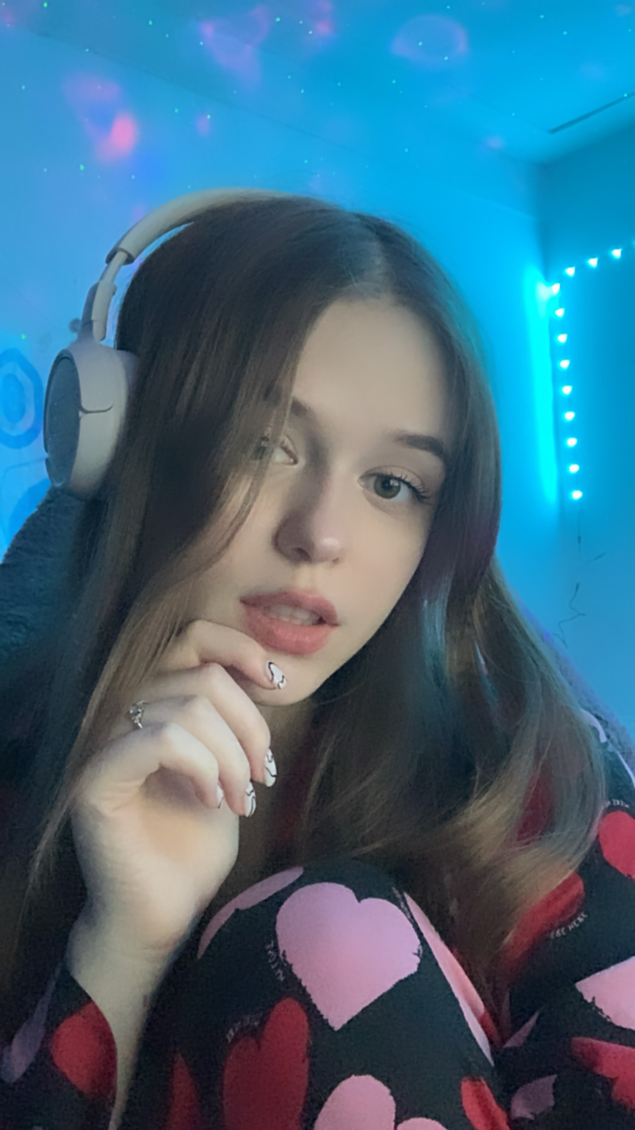 Yana Tsiluv | Scrolller