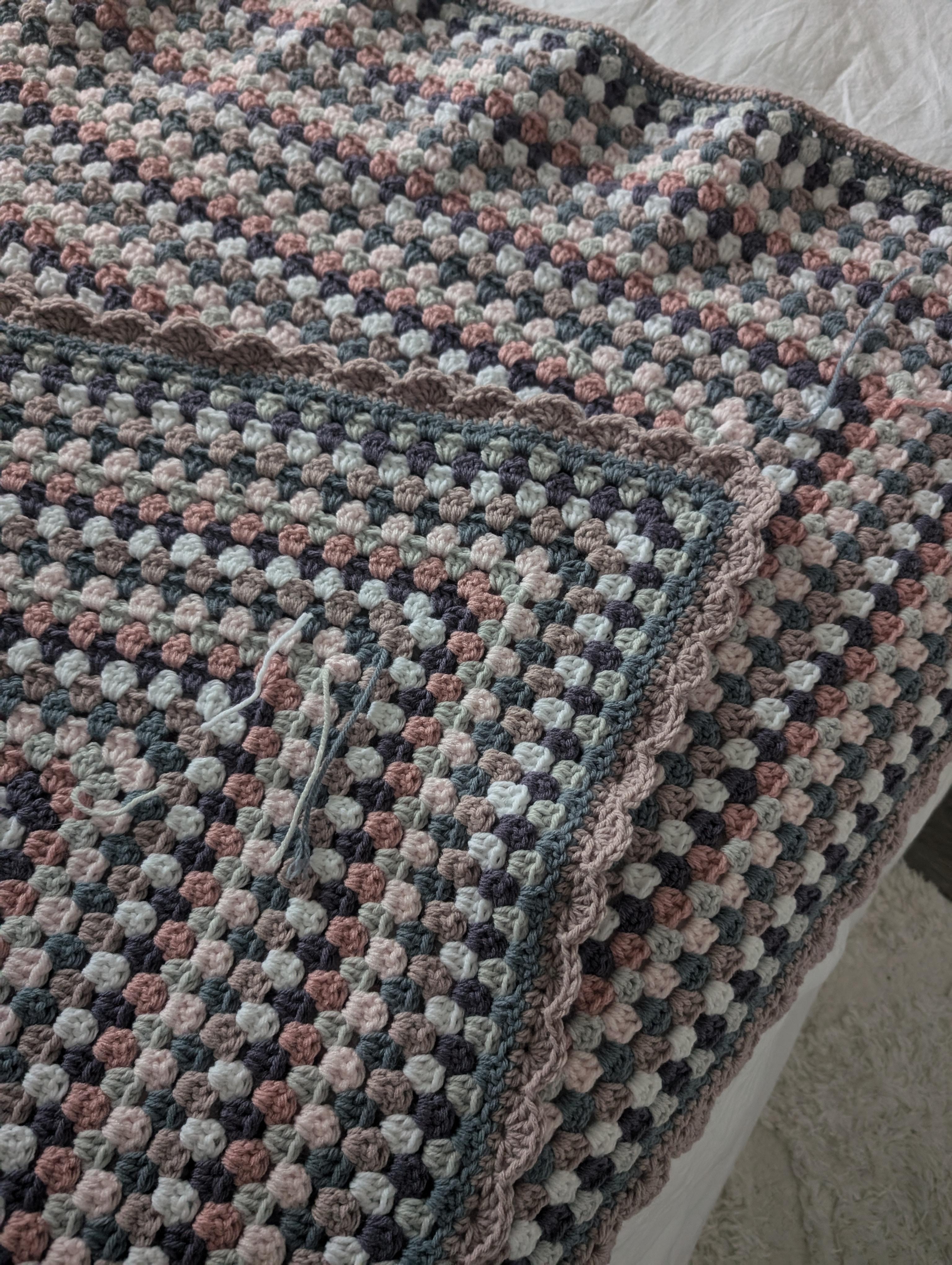 Giant granny square blanket! | Scrolller