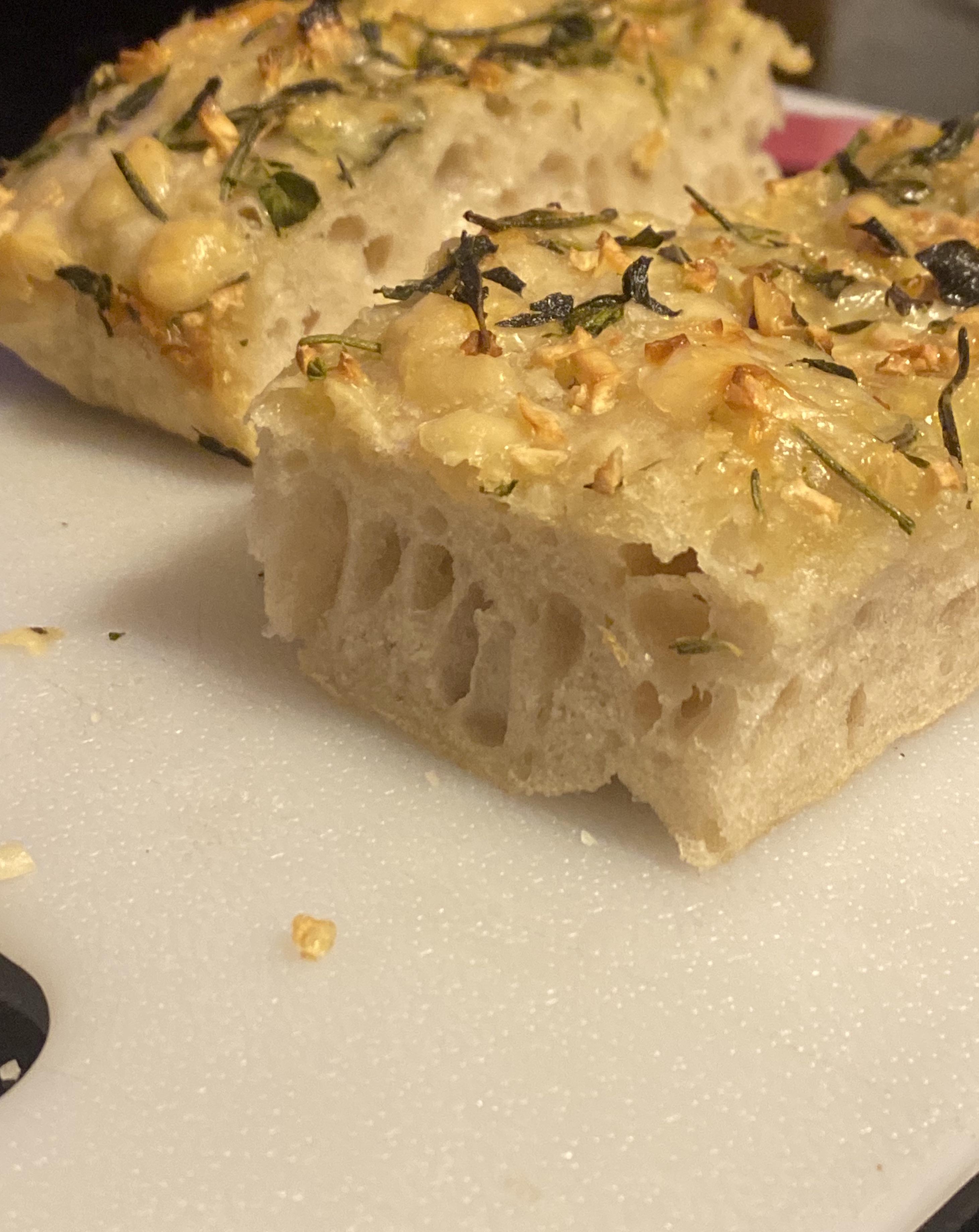 Cheesy garlic bread focaccia | Scrolller